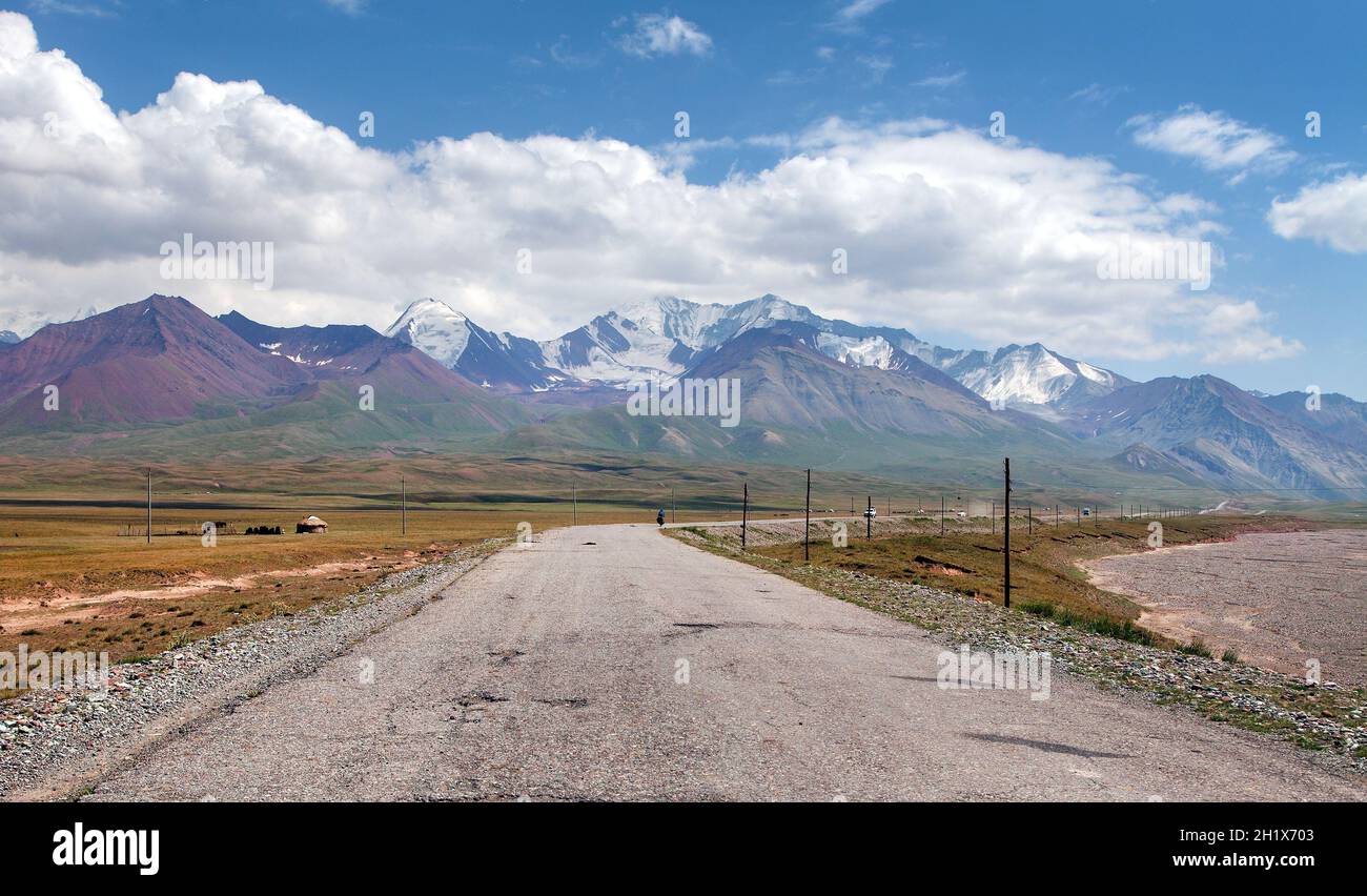 Beautiful landscape panorama of Pamir mountains area in Kyrgyzstan ...
