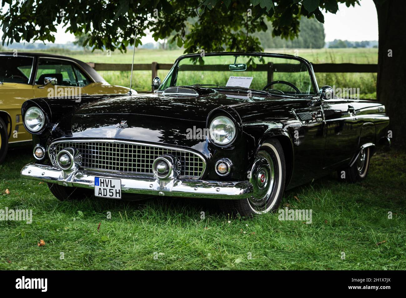 DIEDERSDORF, GERMANY - AUGUST 21, 2021: The personal luxury car Ford ...