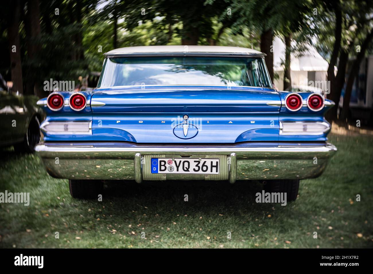 DIEDERSDORF, GERMANY - AUGUST 21, 2021: The full-size car Pontiac ...