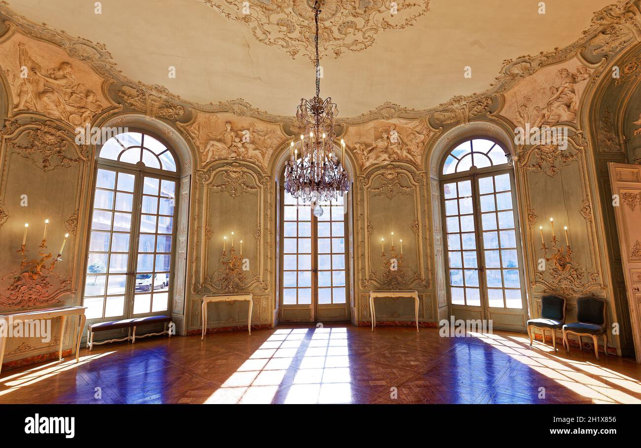 Bourgeois interiors hi-res stock photography and images - Alamy