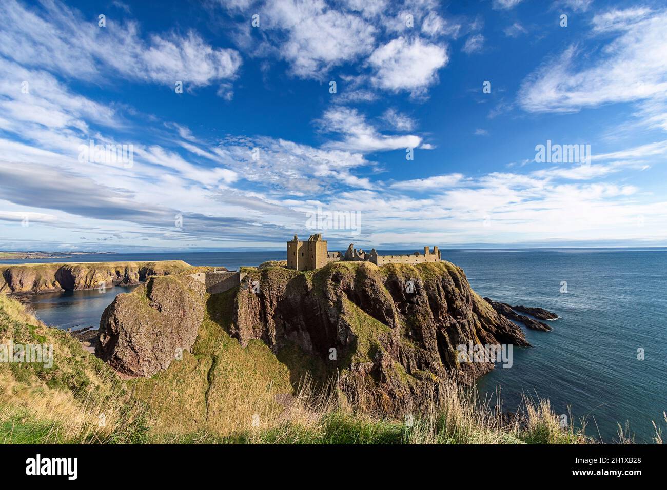 DUNNOTTAR CASTLE STONEHAVEN SCOTLAND RUINS OF A MEDIEVAL FORT SITUATED ...