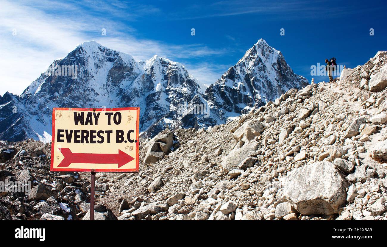 signpost way to mount everest b.c., Khumbu glacier and man, Nepal ...