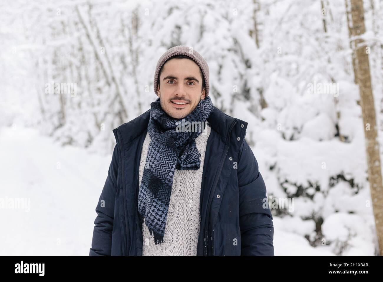 Man advertisement hi-res stock photography and images - Alamy