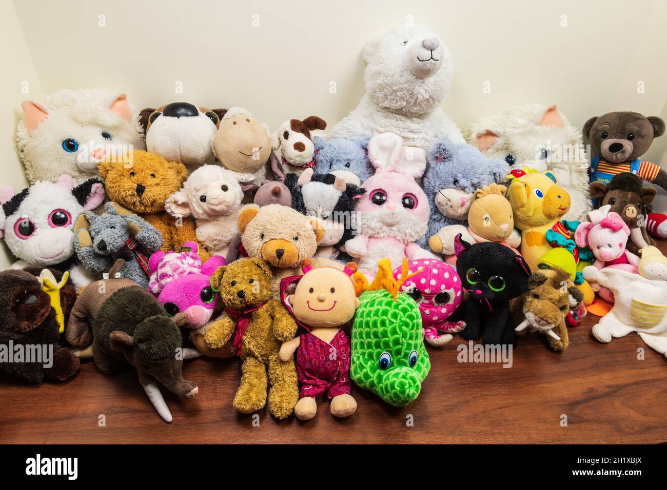 Childs teddy bear blue hi-res stock photography and images - Alamy