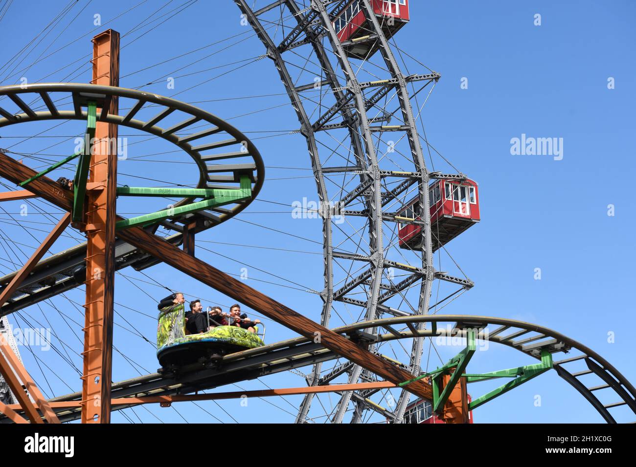 Riesenrad im großen Vergnügungspark "Prater" in Wien, Österreich ...