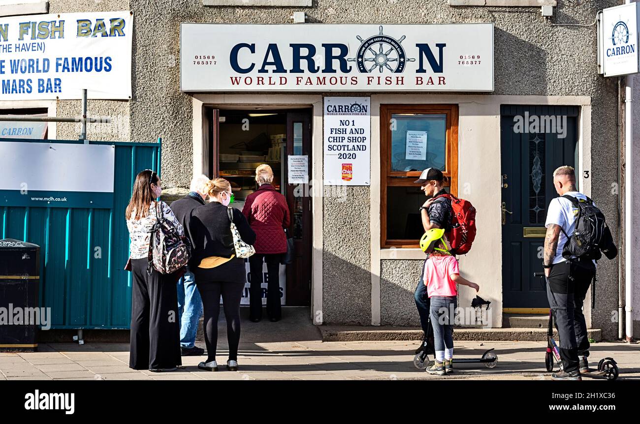 STONEHAVEN ABERDEENSHIRE SCOTLAND THE FAMOUS CARRON FISH BAR OR FISH ...