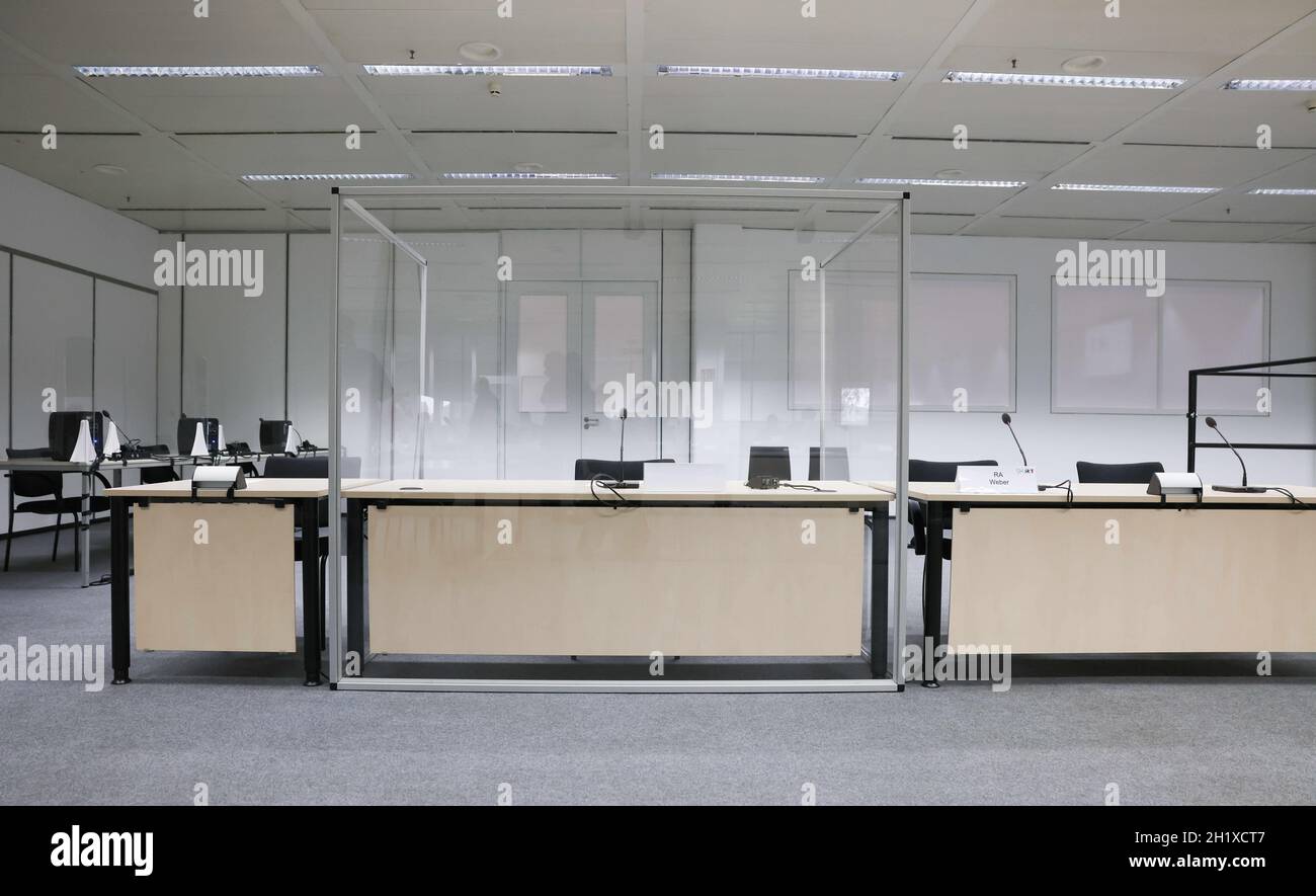 Three partitions hi-res stock photography and images - Alamy