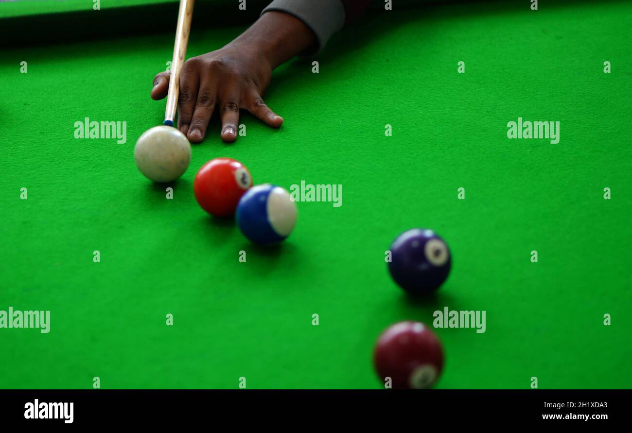 Billiards player hi-res stock photography and images - Alamy
