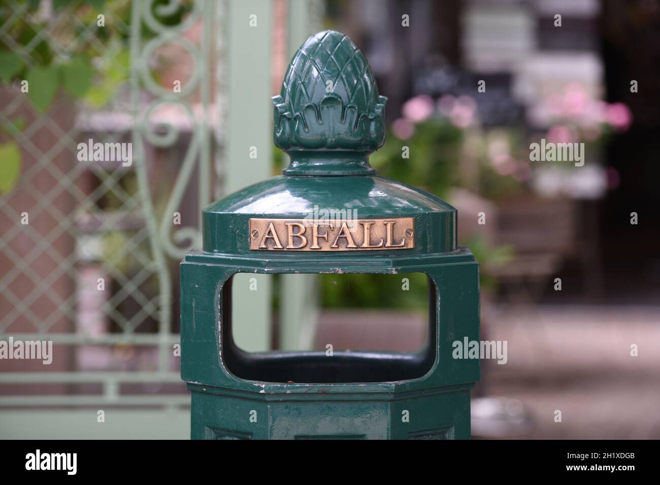 Vienna bin hi-res stock photography and images - Alamy