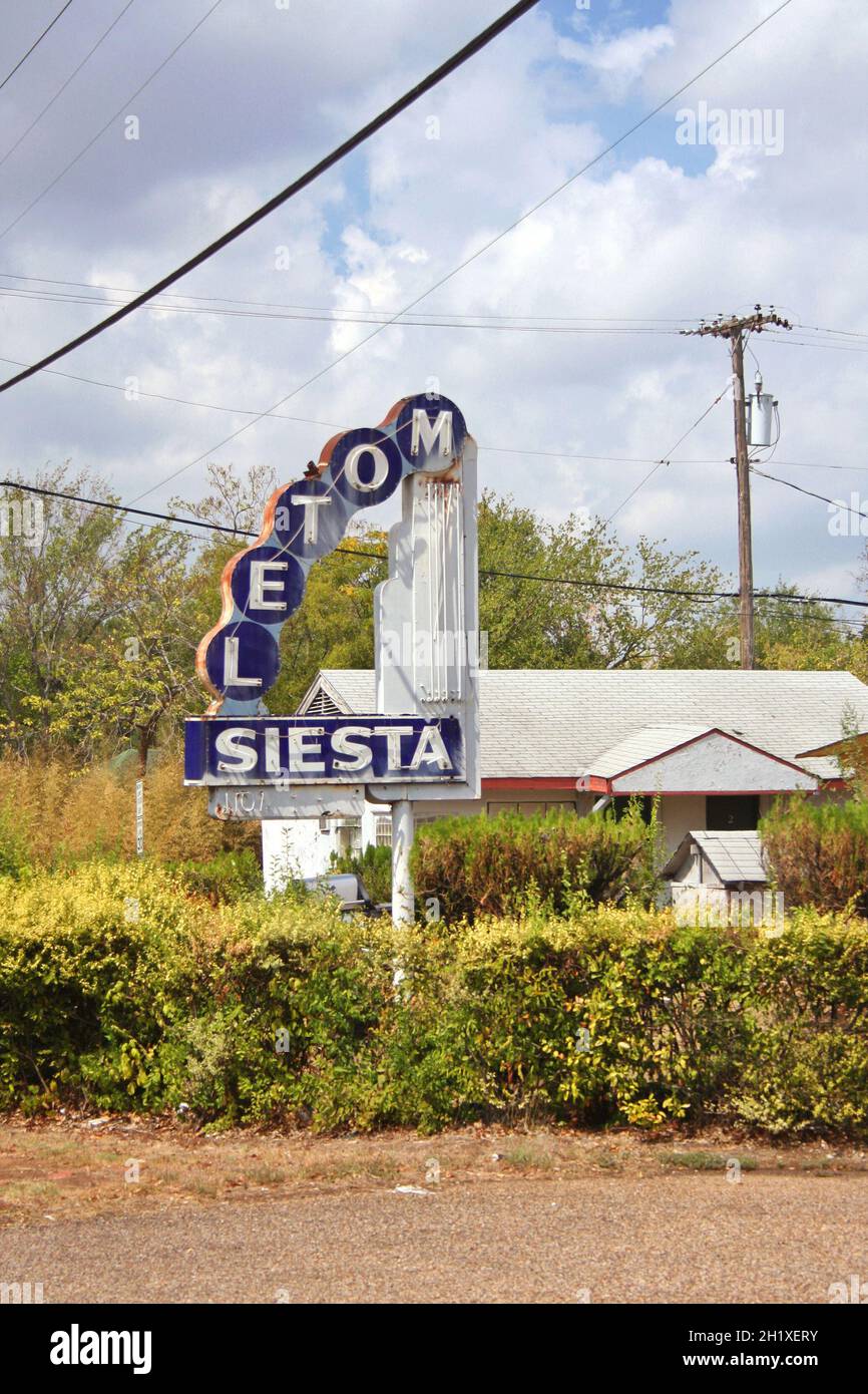 Tyler, TX : Vintage Siesta Motel Sign outside of Tyler, Texas Stock ...