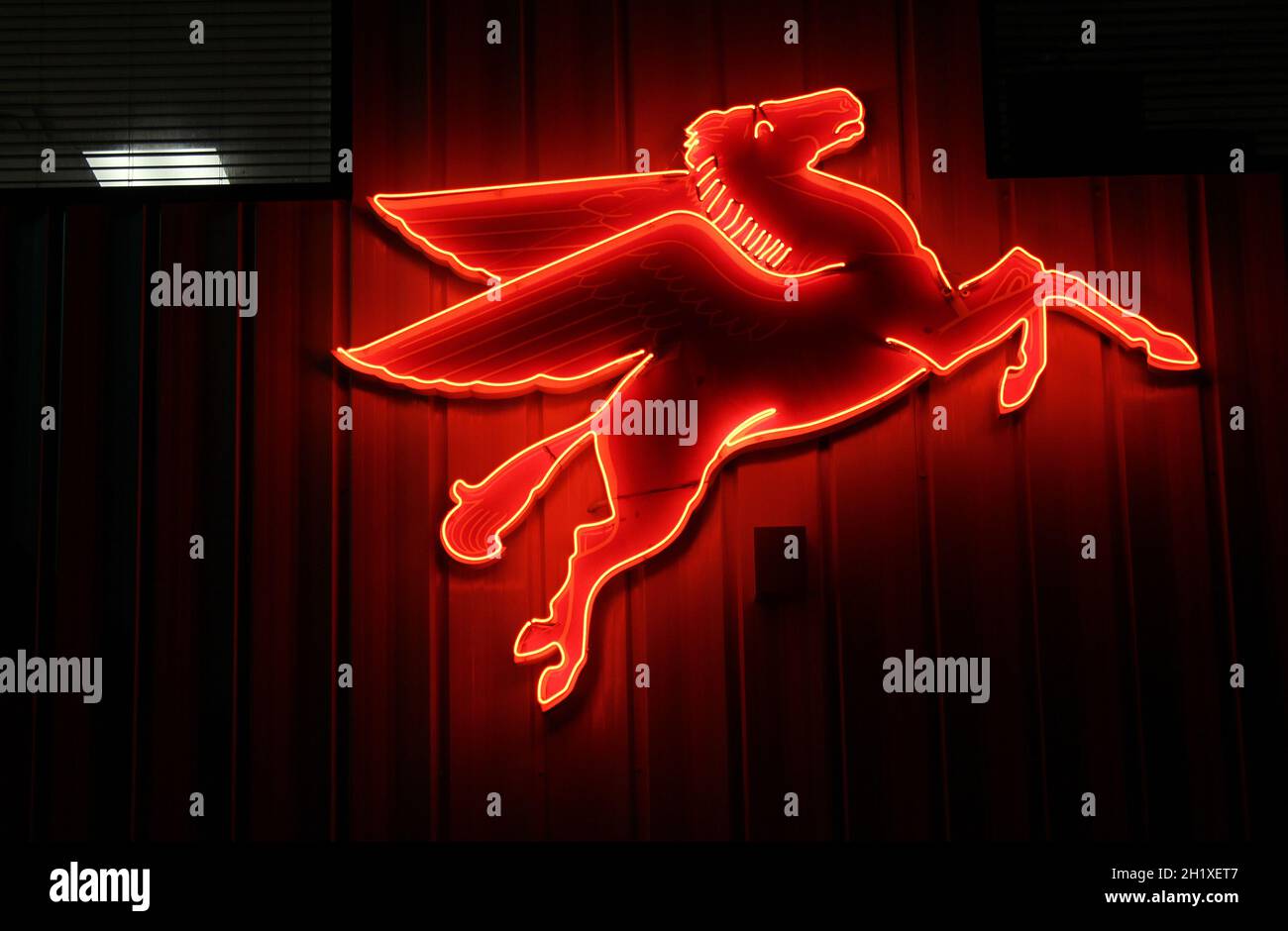 Tyler, TX - Vintage Mobil Oil Neon sign on front of local business in ...