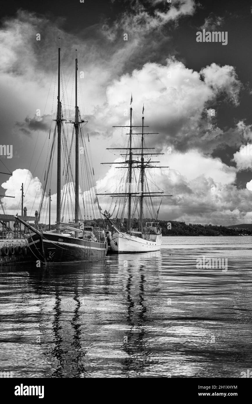 Old vessels hi-res stock photography and images - Alamy