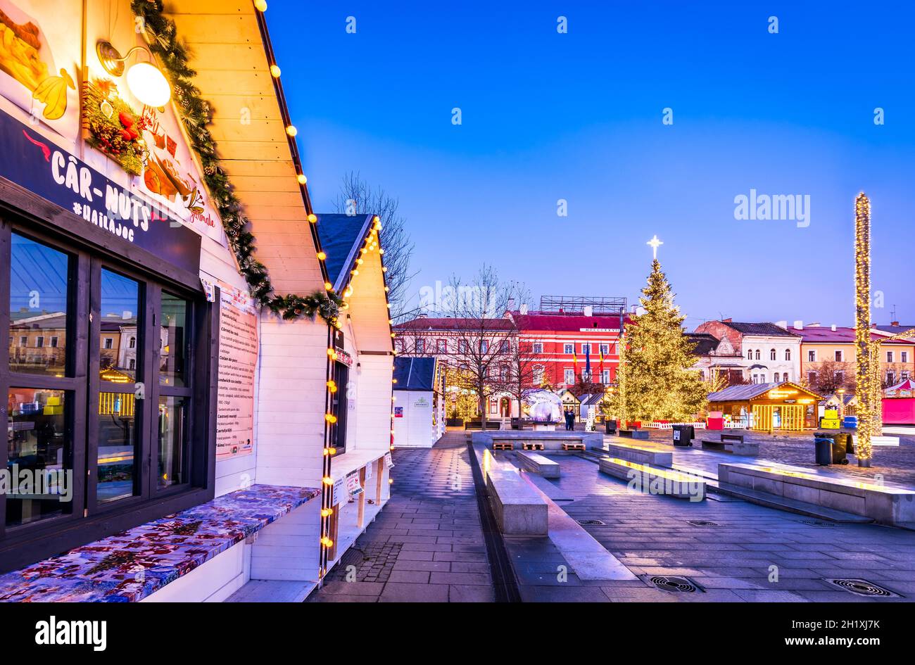 Cluj Napoca, Romania - December 2019: Night scene with Christmas Market ...