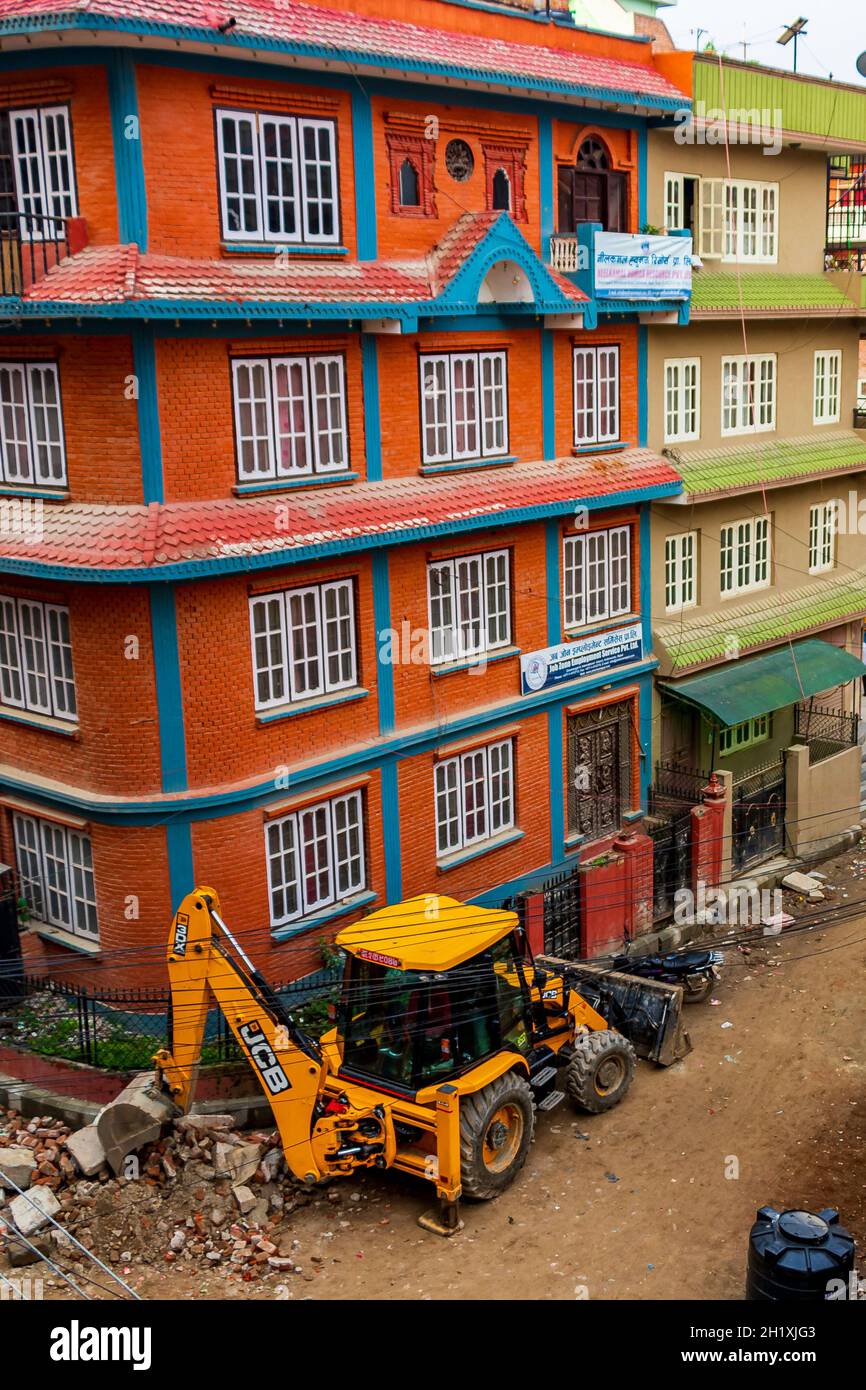 Kathmandu Nepal 21. Mai 2018 Colorful dirty and dusty street and ...