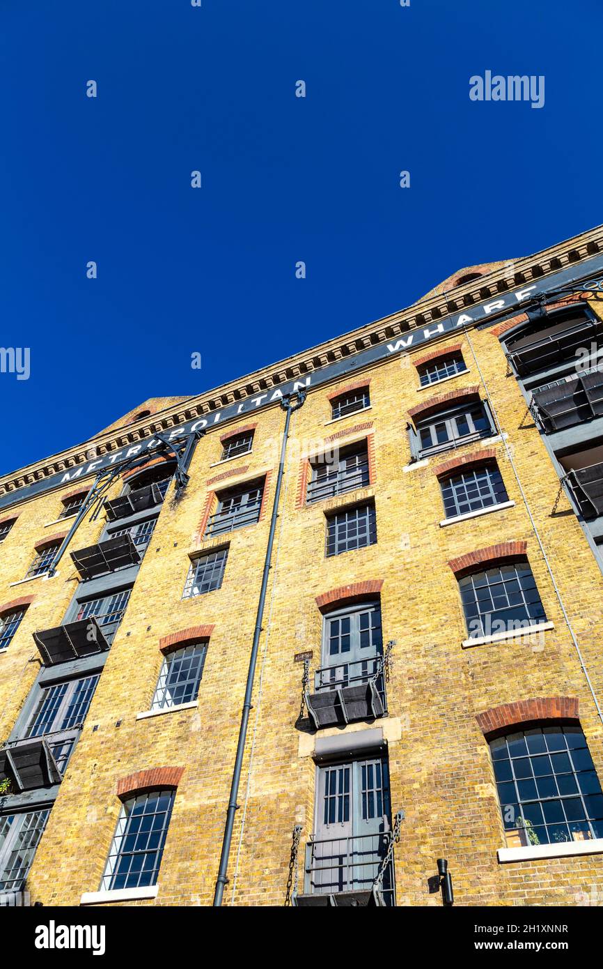 Exterior of converted warehouse building Metropolitan Wharf, Wapping ...