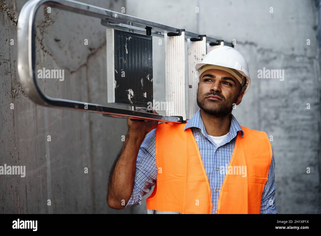 Extendable ladder hi-res stock photography and images - Alamy