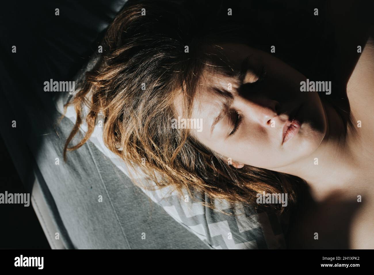 Sleepy face hi-res stock photography and images - Alamy