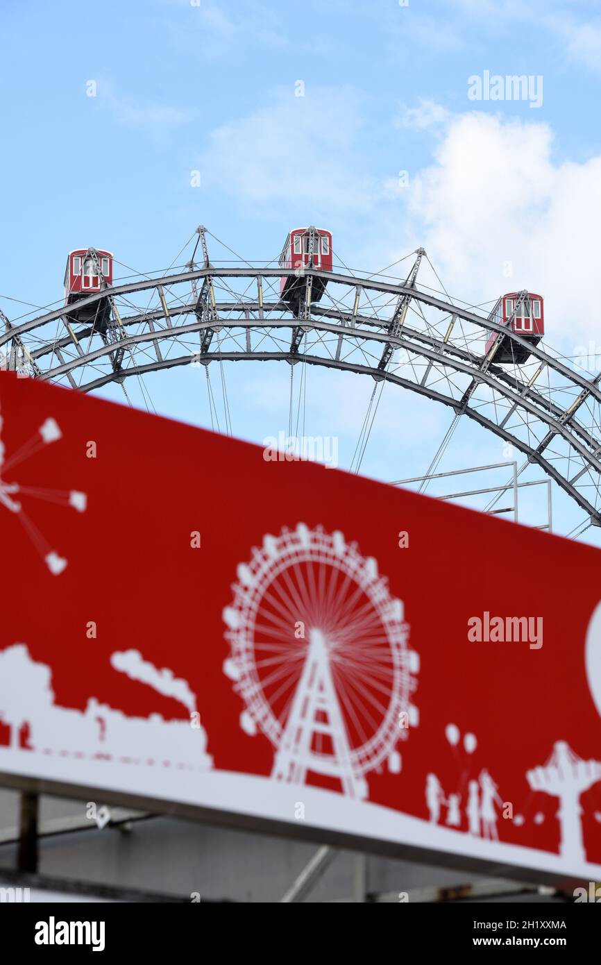 Riesenrad im großen Vergnügungspark "Prater" in Wien, Österreich ...