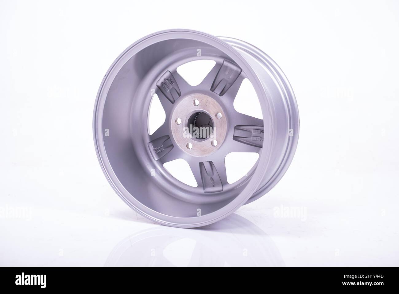 Mercedes Benz classic 5 spoke 16'' silver wheel Stock Photo - Alamy