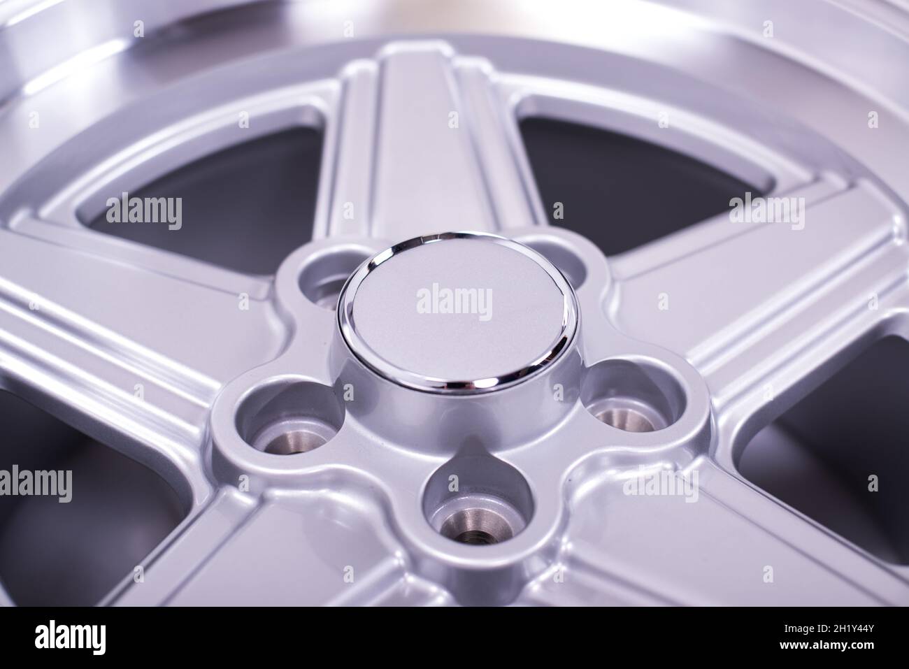 Mercedes Benz classic 5 spoke 16'' silver wheel Stock Photo - Alamy