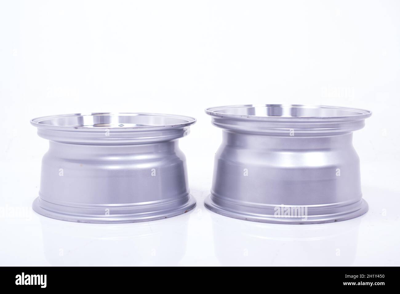 Mercedes Benz classic 5 spoke 16'' wheels set Stock Photo - Alamy