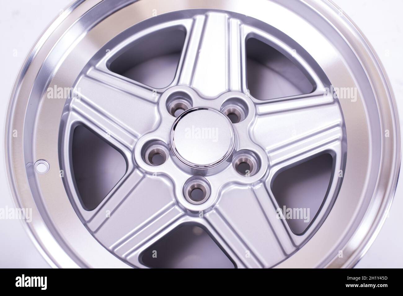Mercedes Benz classic 5 spoke 16'' silver wheel Stock Photo - Alamy
