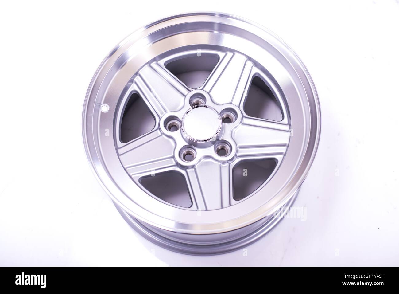 Mercedes Benz classic 5 spoke 16'' silver wheel Stock Photo - Alamy