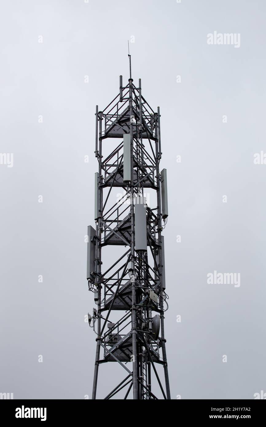 Network mast hi-res stock photography and images - Alamy