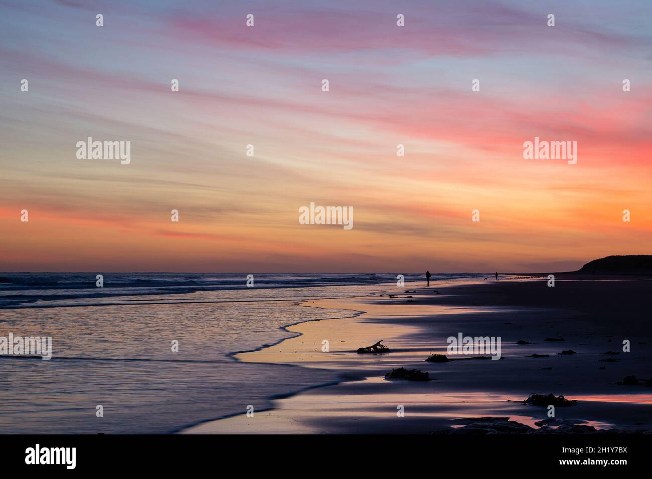 Dawn on the beach hi-res stock photography and images - Alamy