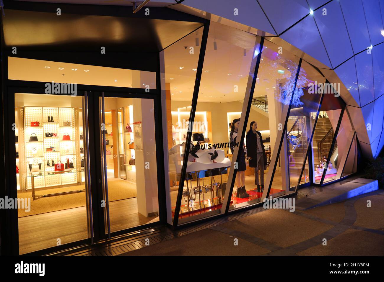 PRINCIPALITY OF MONACO. LUXURY SHOP AT CHRISTMAS Stock Photo - Alamy