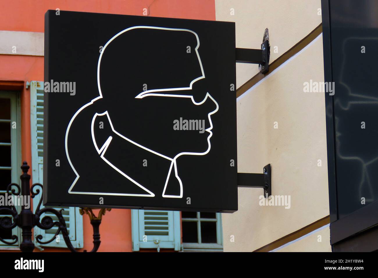 Karl lagerfeld sign hi-res stock photography and images - Alamy