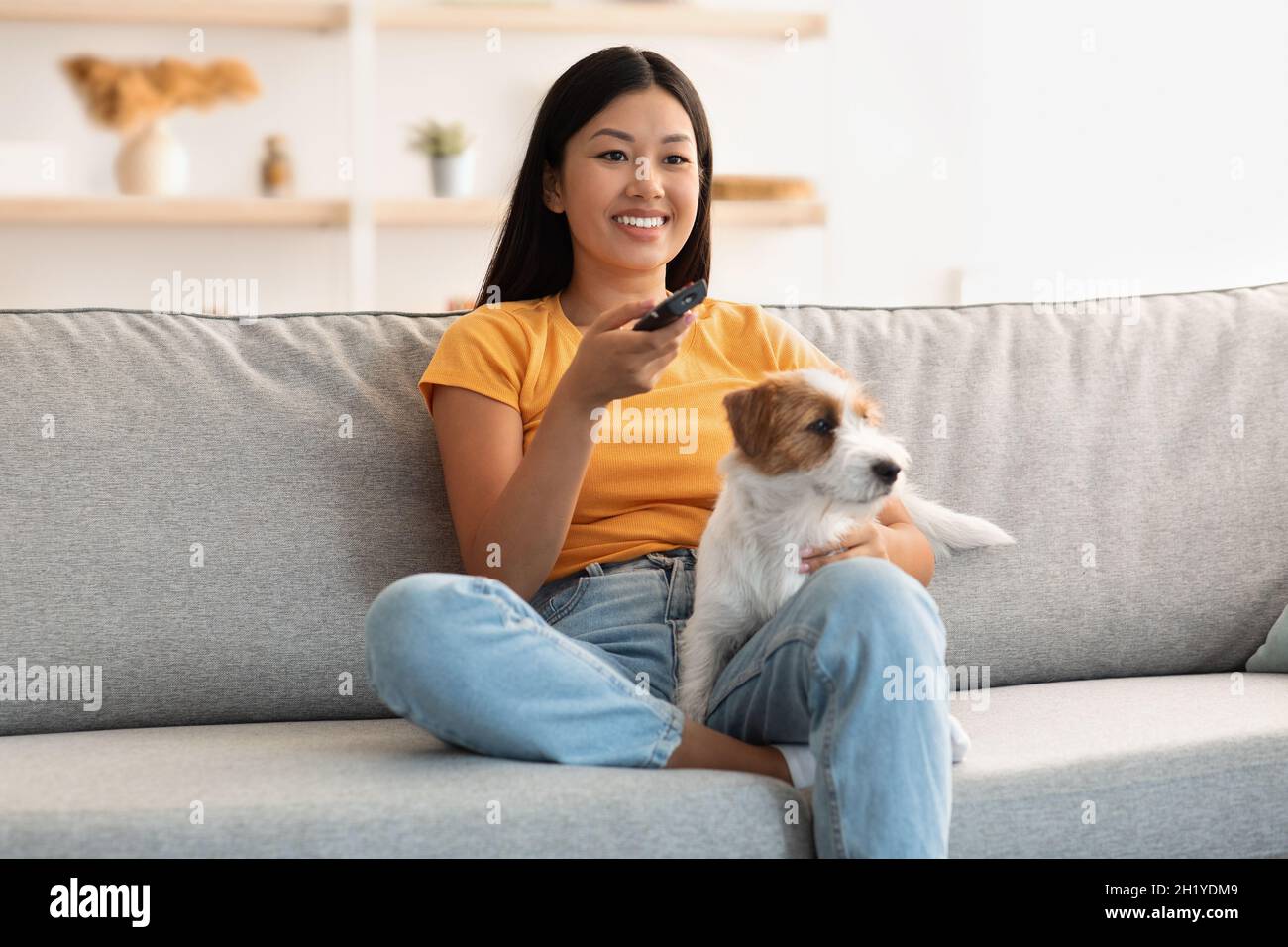 Female television dog hi-res stock photography and images - Alamy