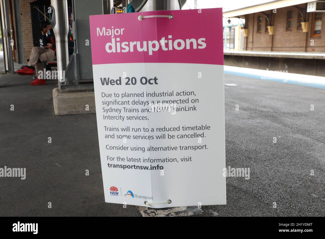 Out of service sign bus hi-res stock photography and images - Alamy
