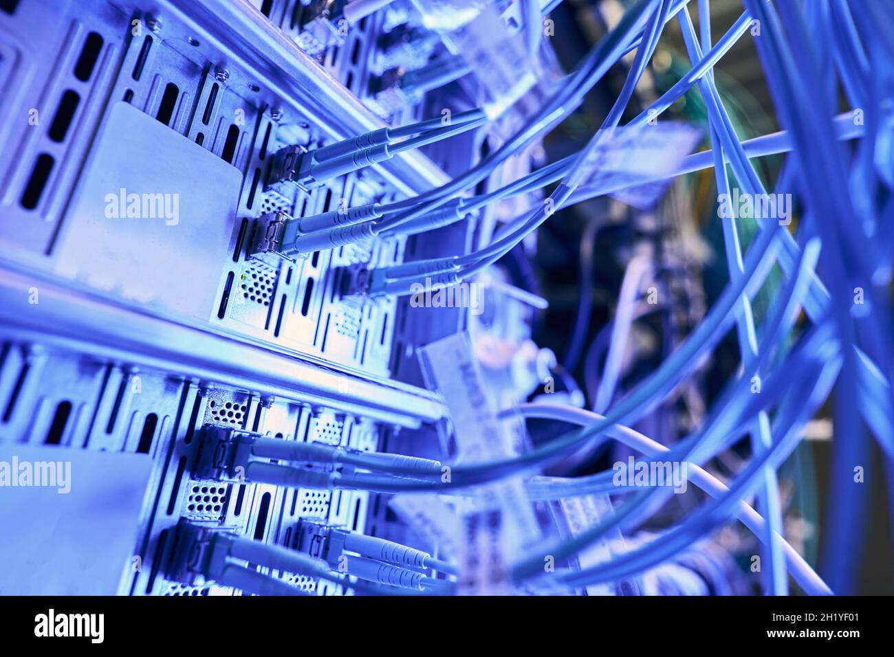 Twisted pair cabling hi-res stock photography and images - Alamy