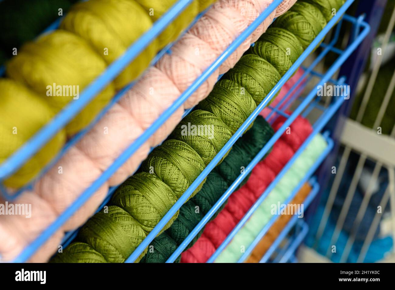 Row of cotton balls hi-res stock photography and images - Alamy
