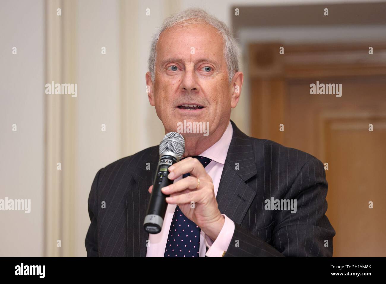 Gyles brandreth 2021 hi-res stock photography and images - Alamy