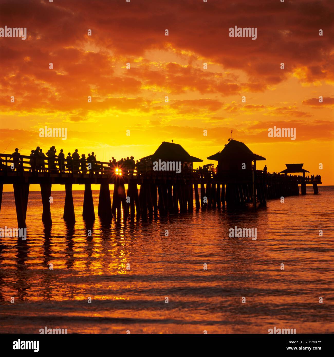 Naples florida sunset hi-res stock photography and images - Alamy