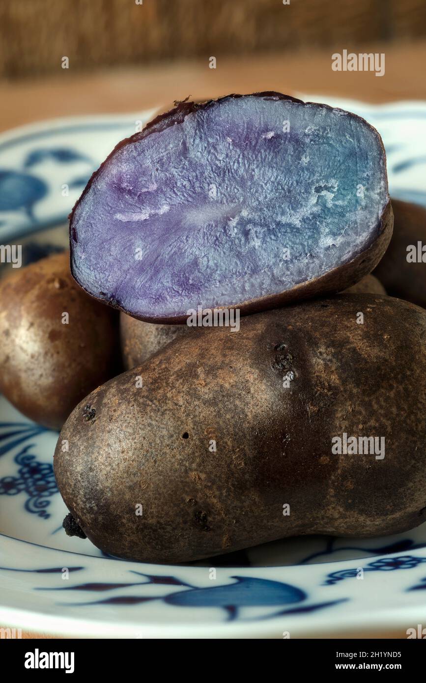 Blue congo potato hi-res stock photography and images - Alamy
