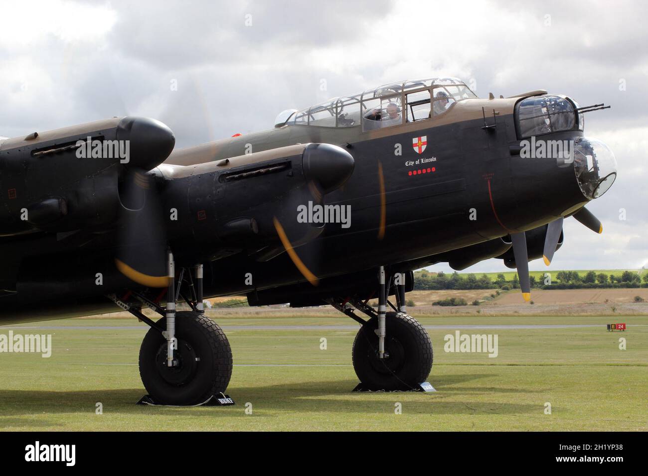 Avro lancaster bomber cockpit hi-res stock photography and images - Alamy
