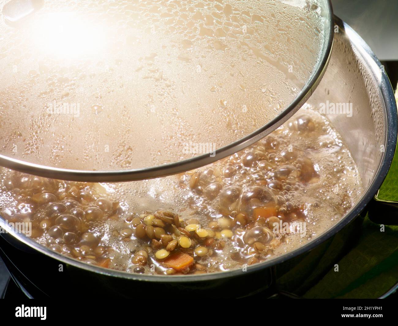 Pan lid and condensation hi-res stock photography and images - Alamy