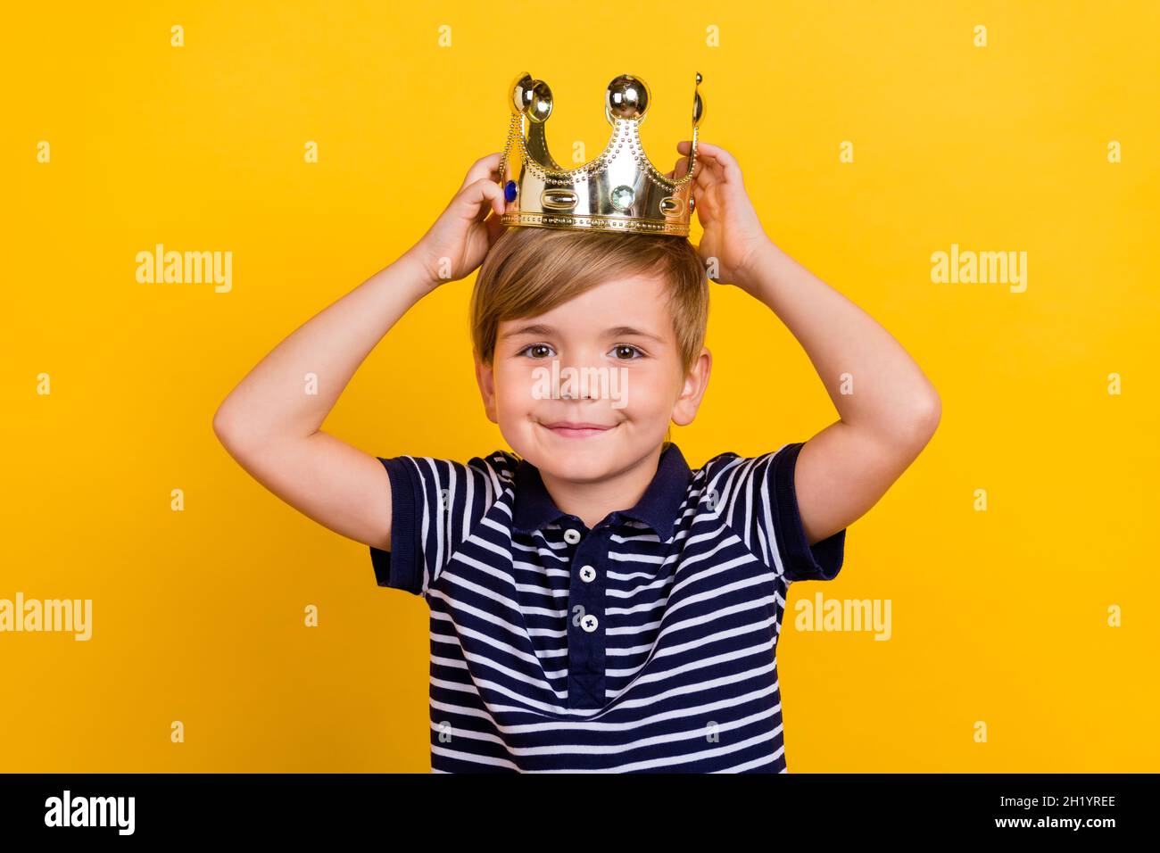 Photo portrait little prince wearing golden crown smiling overjoyed ...
