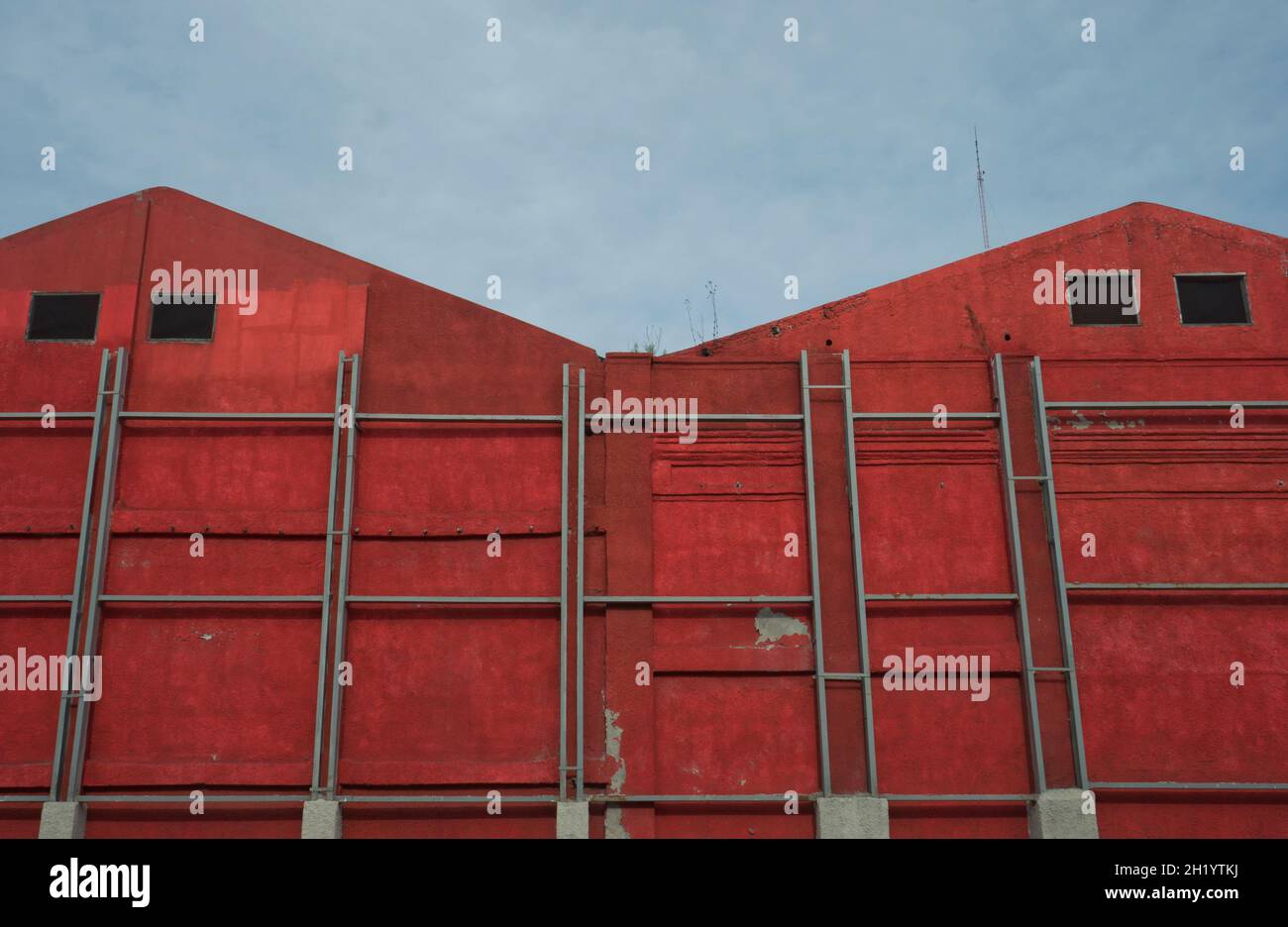 Red warehouse hi-res stock photography and images - Alamy