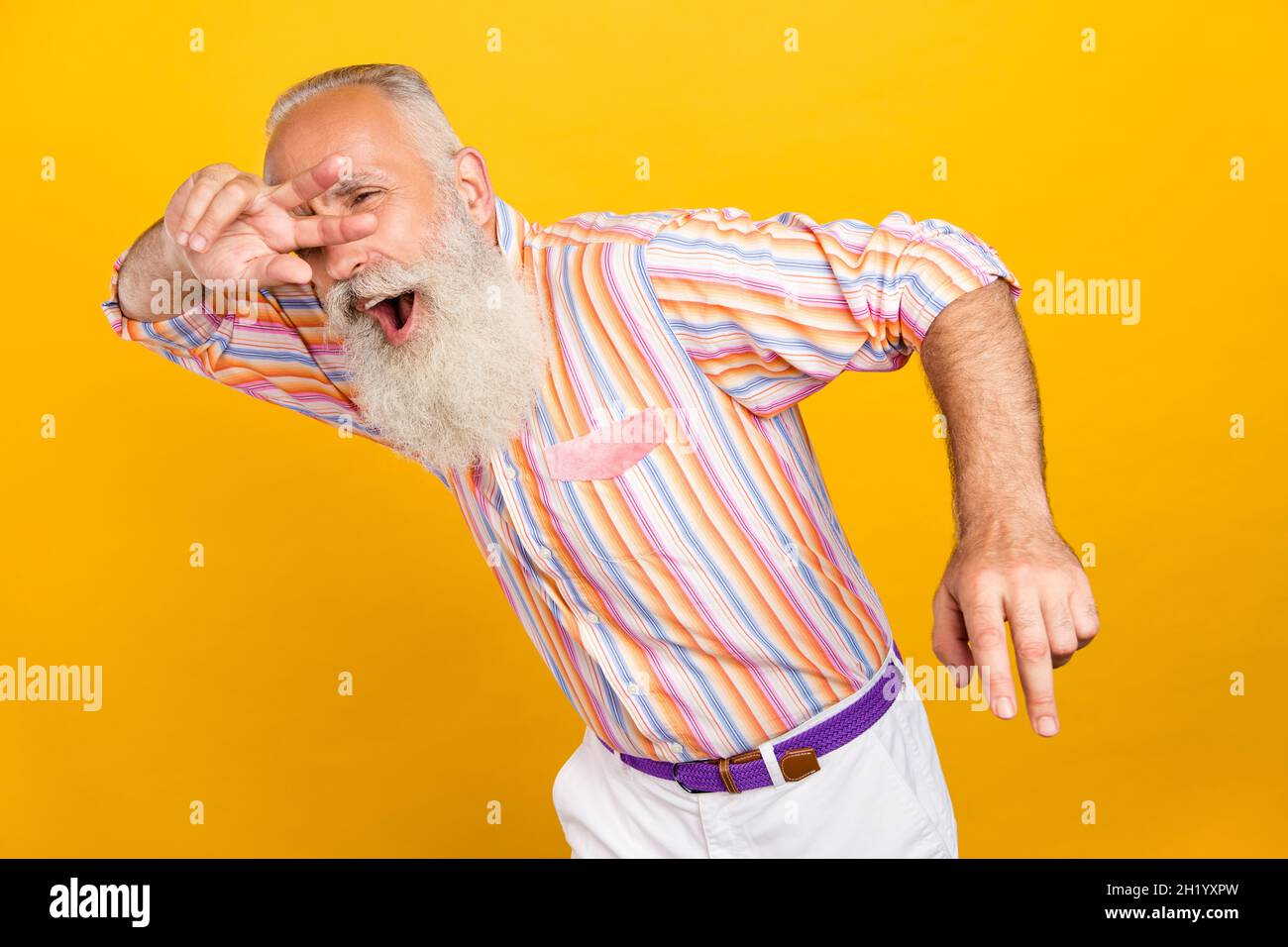 Photo of careless funny old man dance show v-sign open mouth wear ...