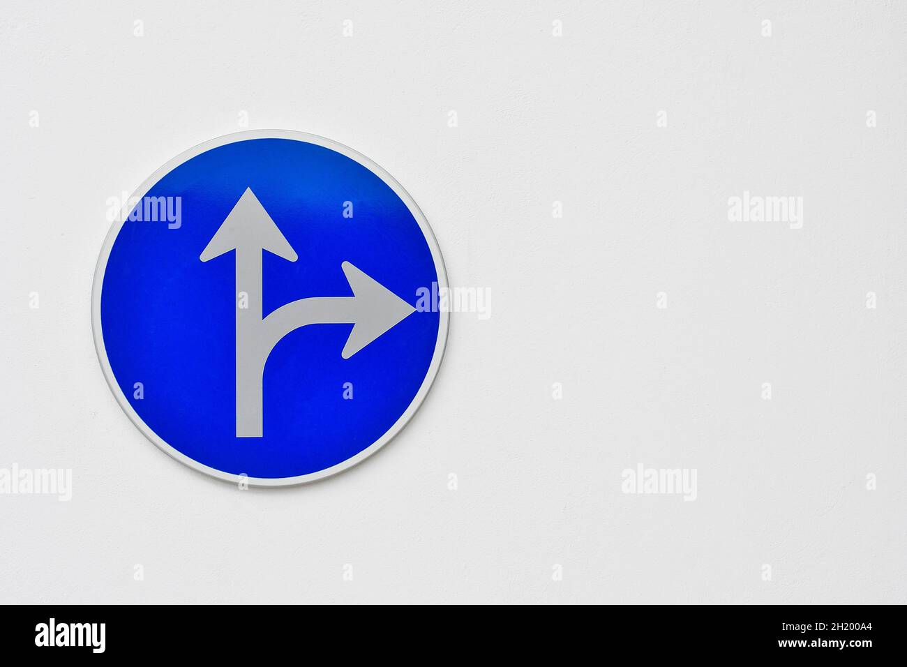 Sign of obligation to circulation, on white background Stock Photo - Alamy