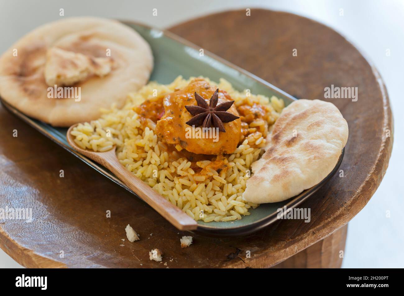 Spiced rice and naan bread (India Stock Photo - Alamy