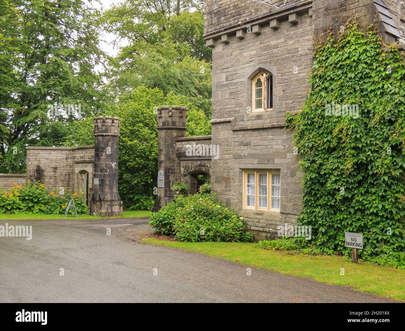 Wray castle hi-res stock photography and images - Alamy
