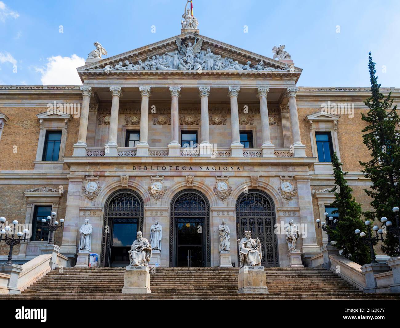 Spanish national library building hi-res stock photography and images ...