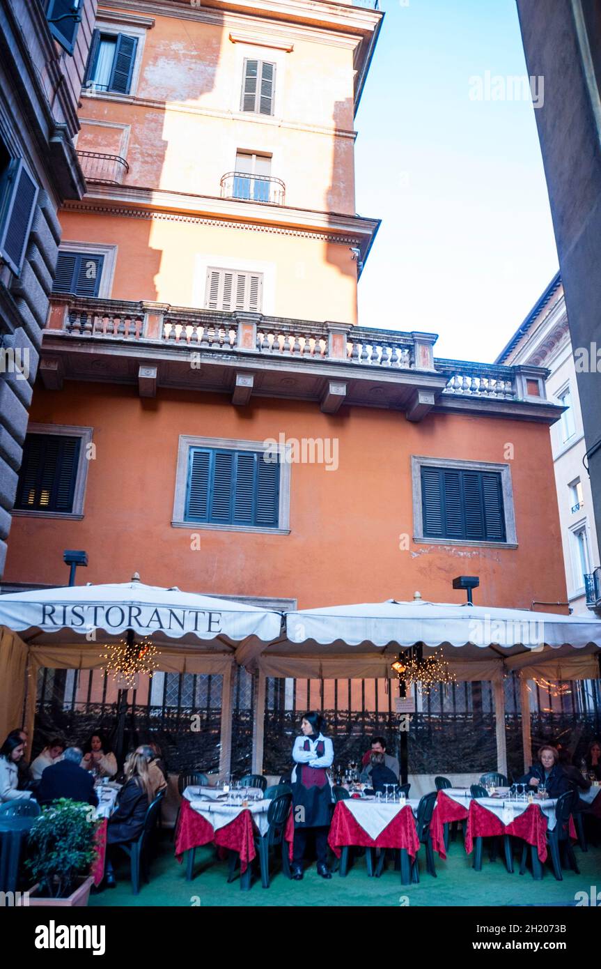 Roman dinner fresco hi-res stock photography and images - Alamy