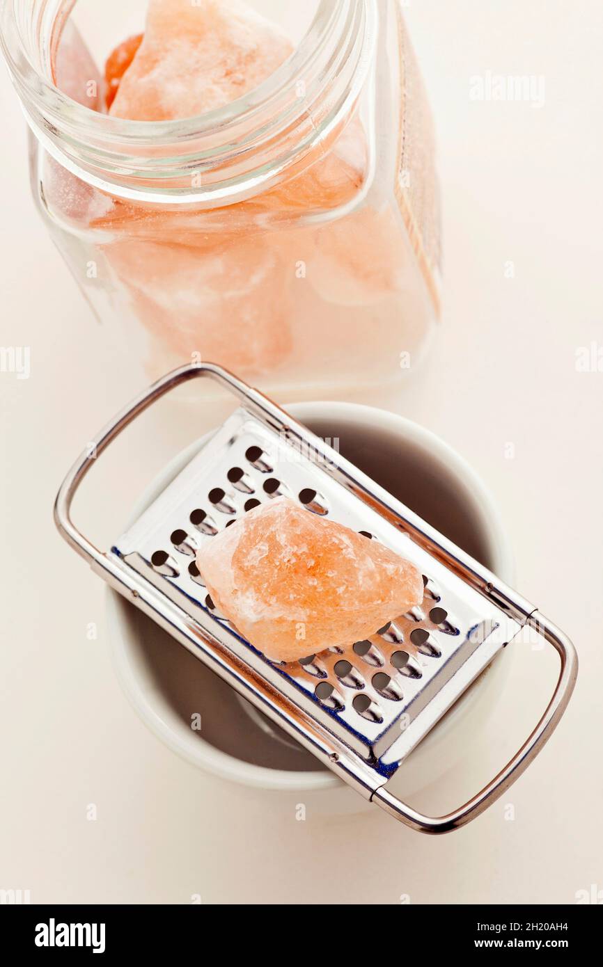 Himalayan pink salt grater hi-res stock photography and images - Alamy