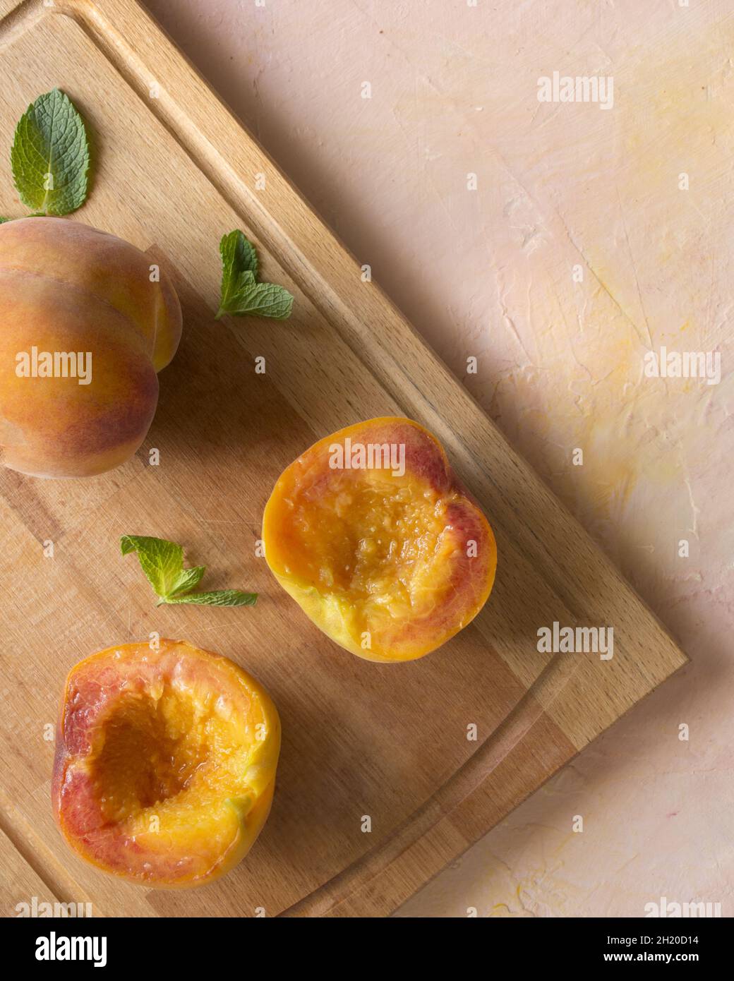 Halfpeach hi-res stock photography and images - Alamy